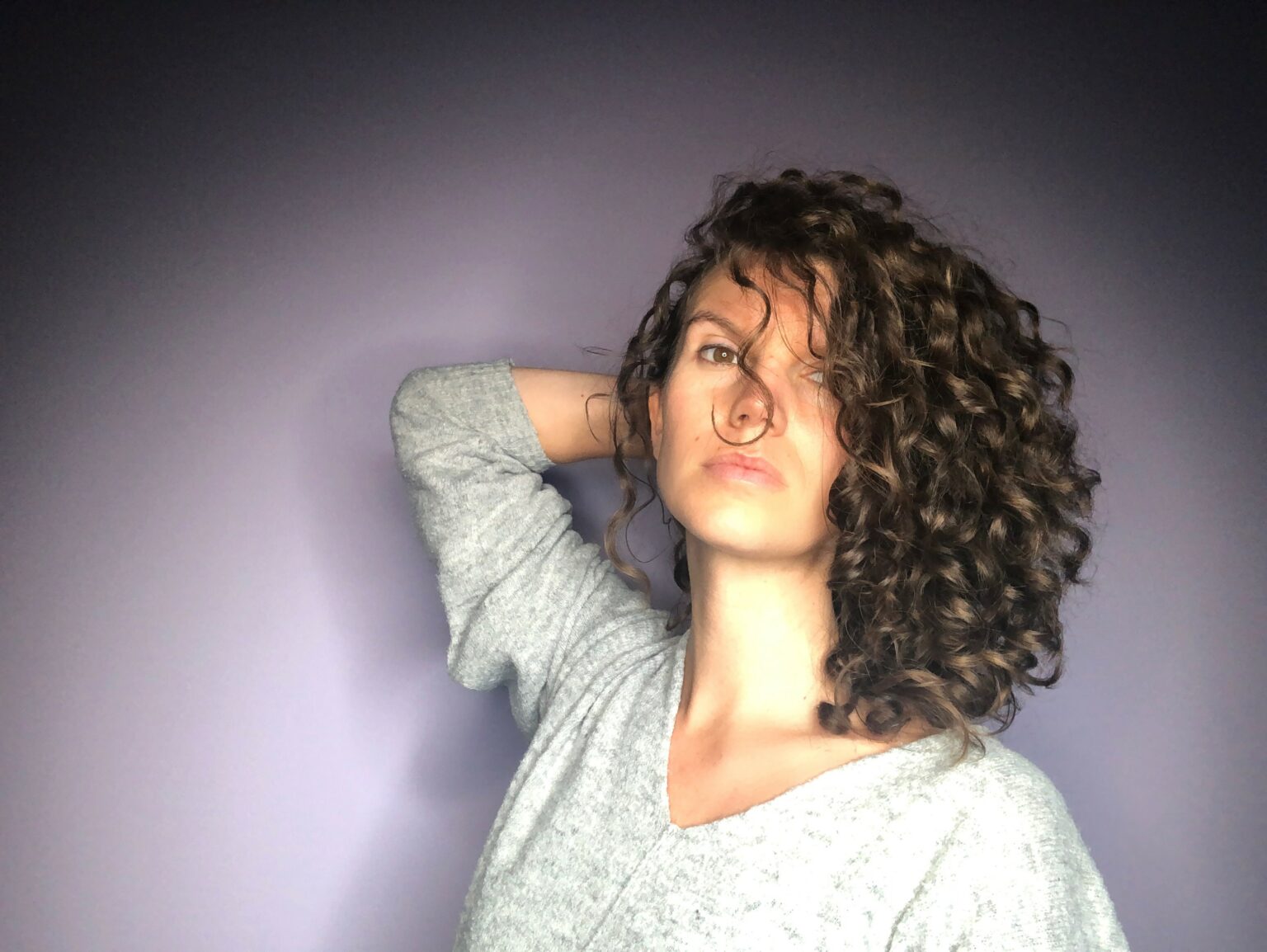 Natuurlijke krullen zonder stylingproducten Routine en tips